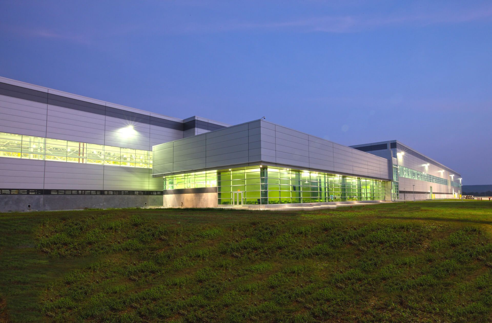 National Rail Car Manufacturing Facility - Yates Construction